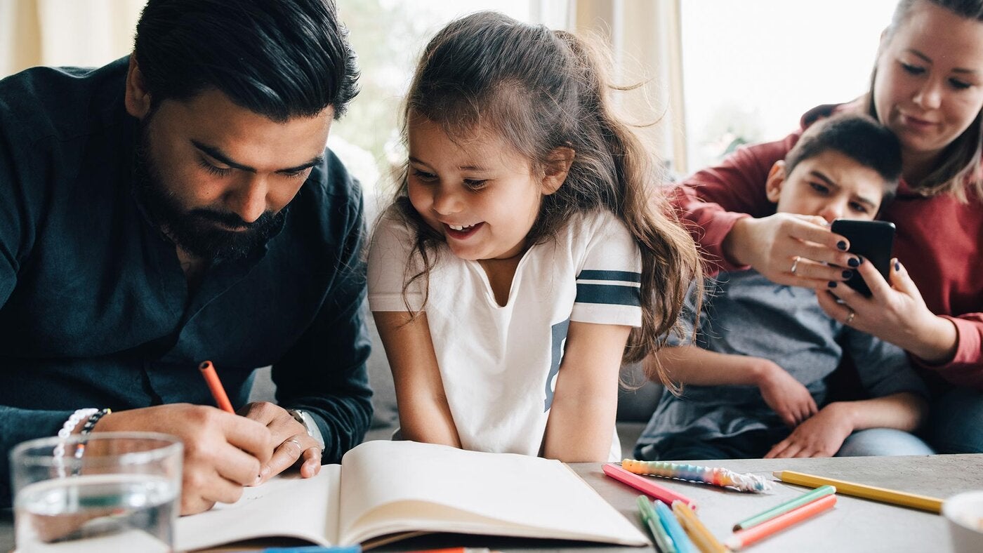 The Young Child in the Family and Community/El Niño Pequeño en la ...